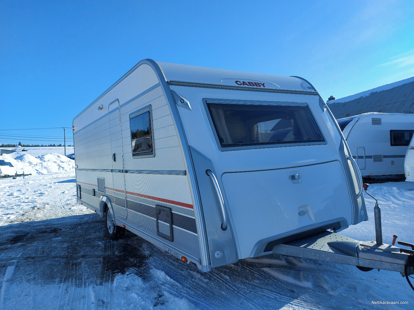 Cabby 620 F4 Comfort. TODELLINEN TALVIVAUNU VAATIVALLE KARAVAANARILLE ...