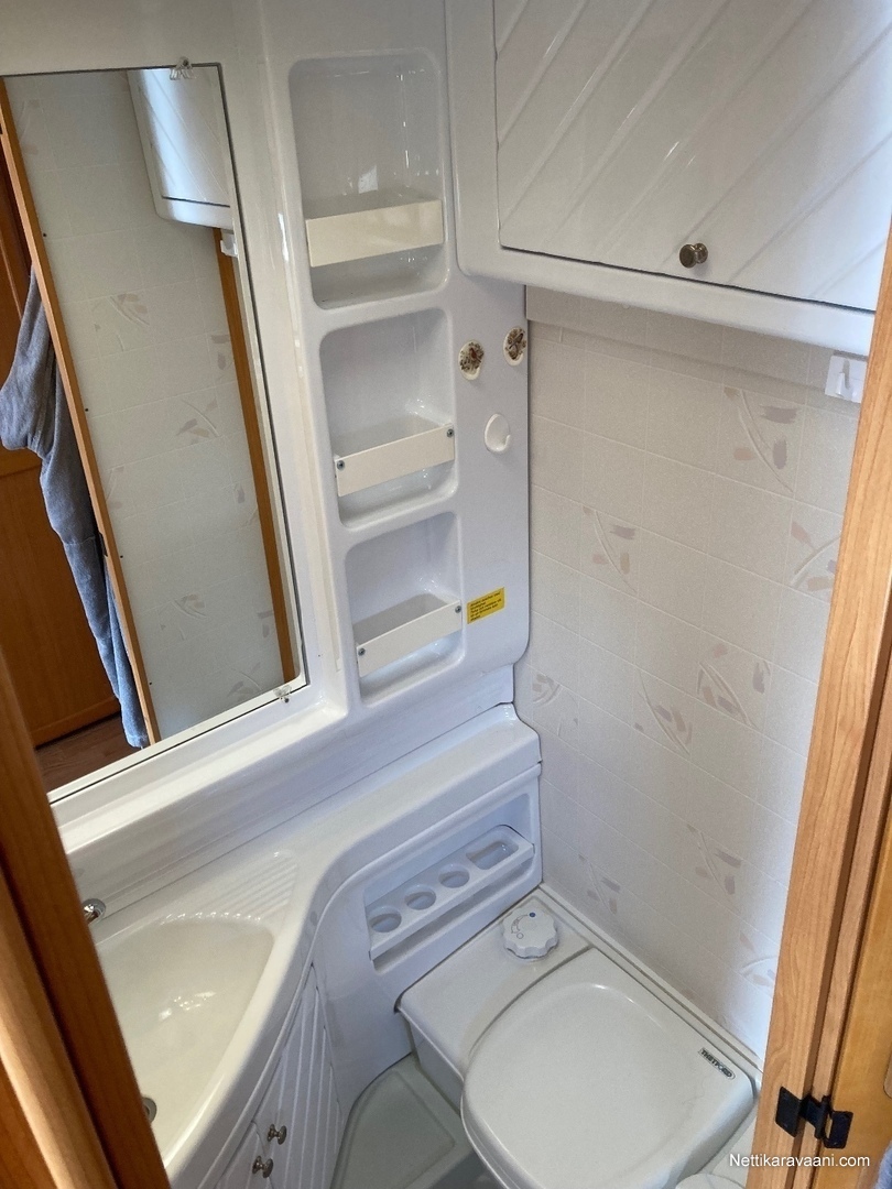 Cabby 550 555 Crown 1998 - Matkailuvaunu - Nettikaravaani