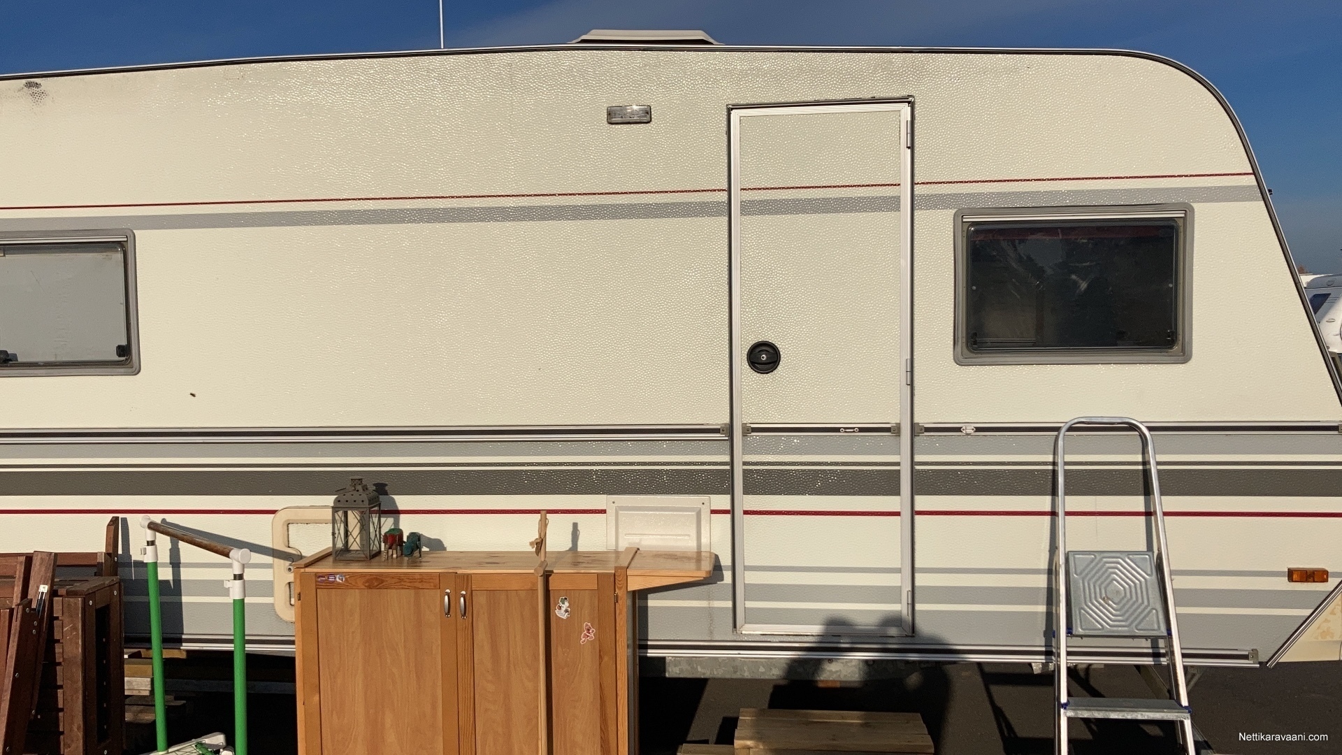 Cabby 550 555 Crown 1998 - Matkailuvaunu - Nettikaravaani