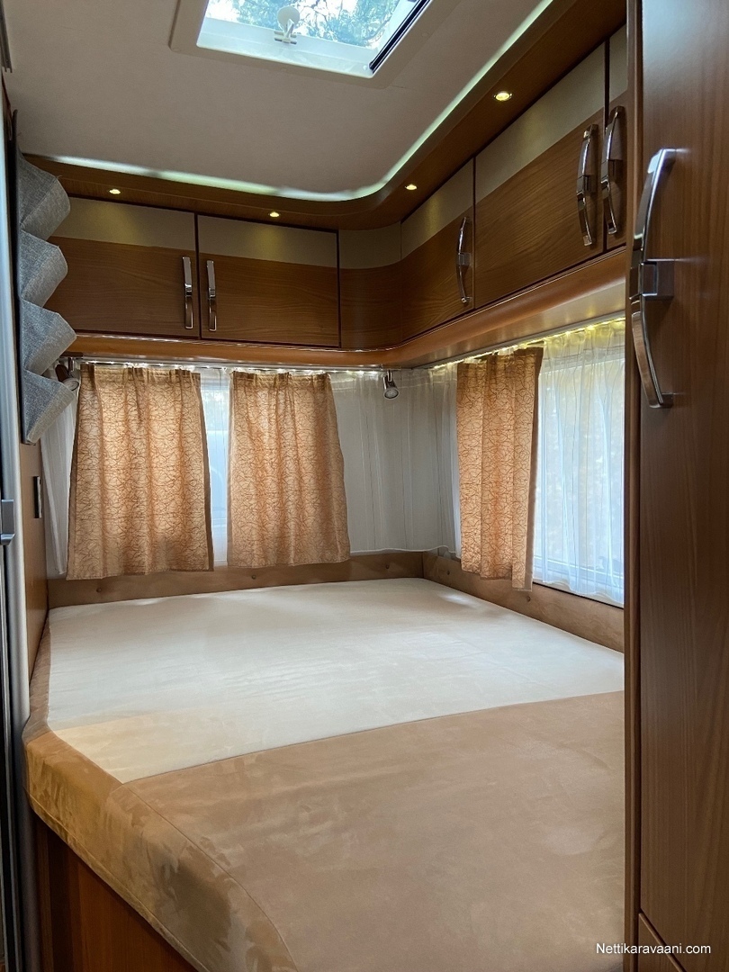 Hymer T 554 SL, Fiat 160 Multijet Automaatti 2011 - Matkailuauto ...