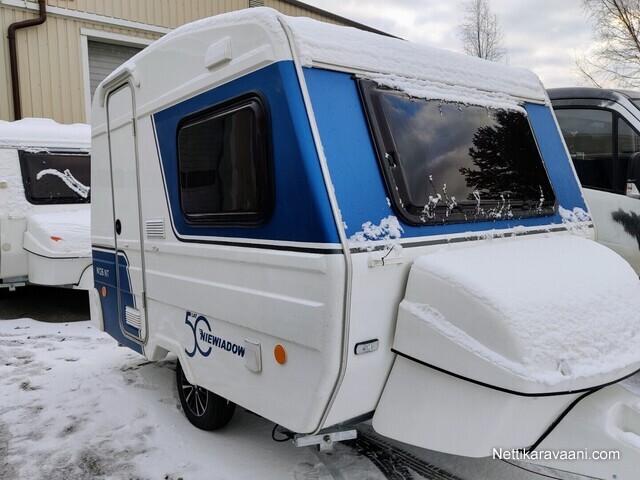 Poksi N126NT 50 vuotisjuhlamalli 2024 - Matkailuvaunu - Nettikaravaani