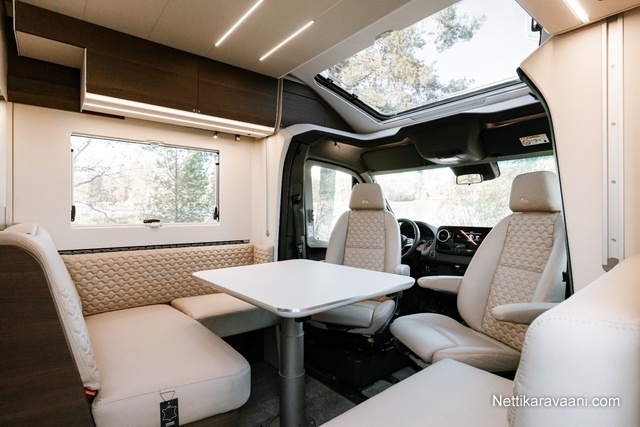 Vuokrataan Adria Adria Matrix Supreme 670 SL, Mercedes-Benz 2023 ...