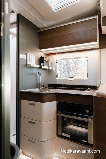 Vuokrataan Adria Adria Matrix Supreme 670 SL, Mercedes-Benz 2023 ...