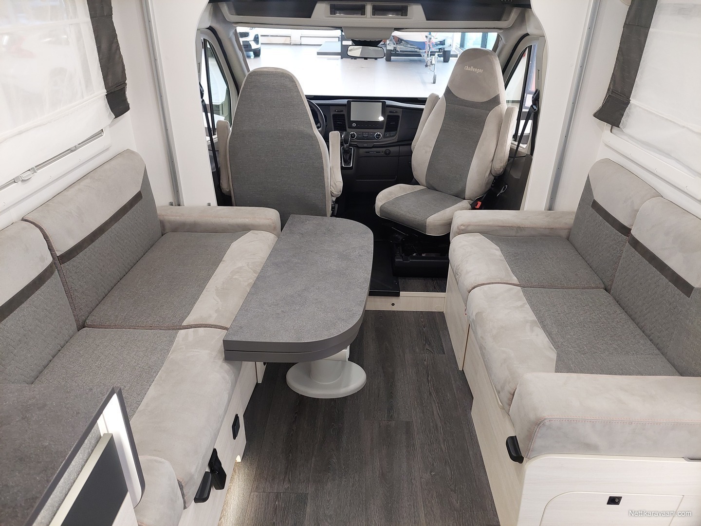 Challenger 380 Graphite Edition 2023, Muu Alusta Ford 2,0 TDCi 170hv Automaatti Puoli-integroitu ...