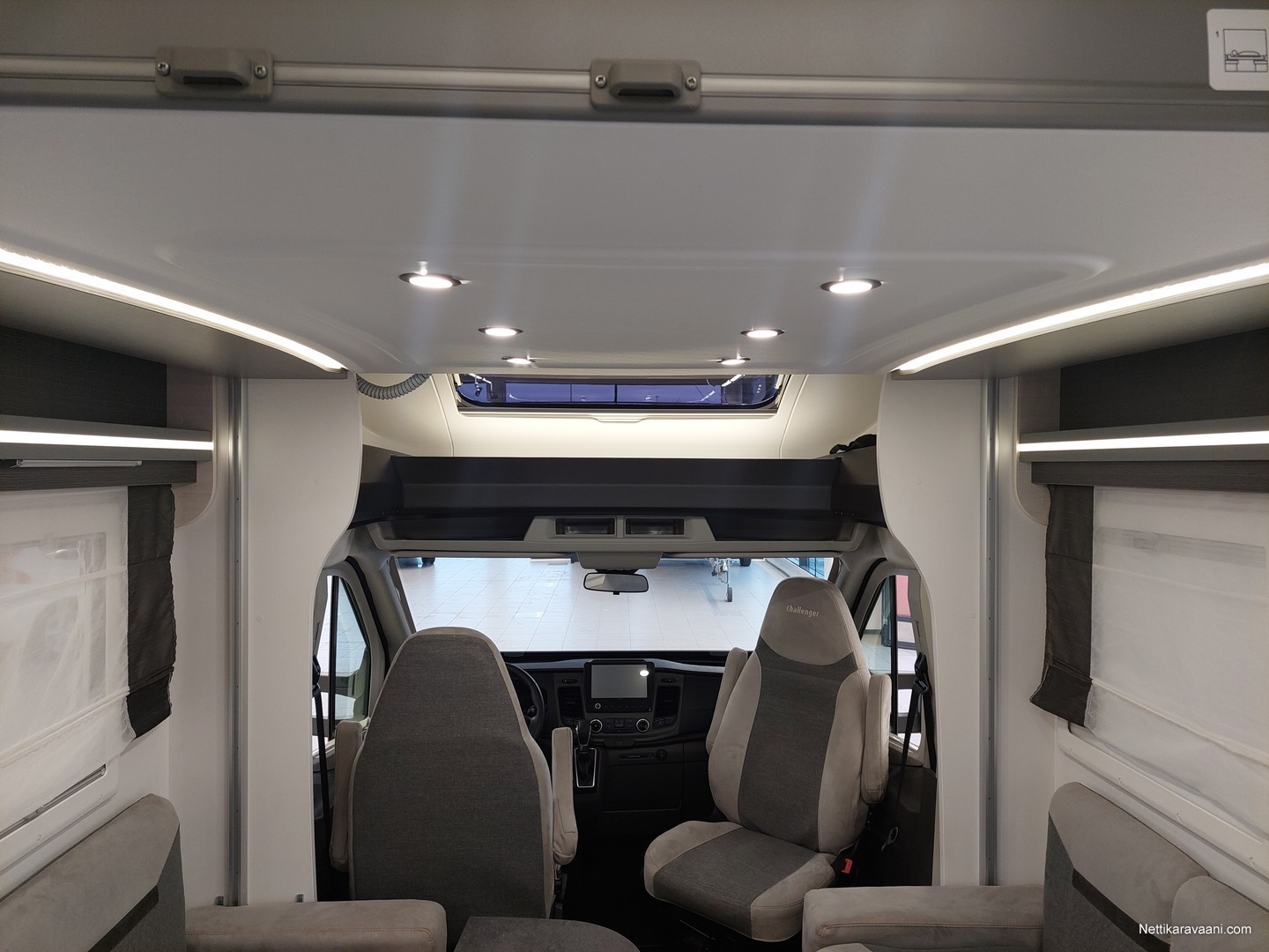 Challenger 380 Graphite Edition 2023, Muu Alusta Ford 2,0 TDCi 170hv Automaatti Puoli-integroitu ...