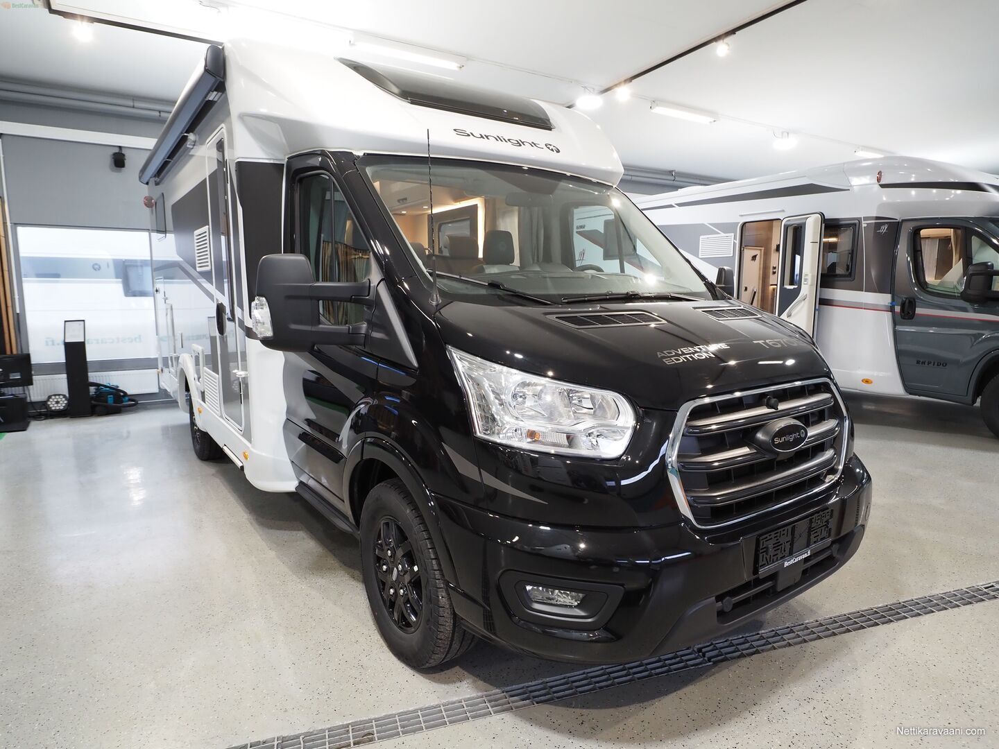 Sunlight T 670 S Adventure edition Ford, Ford Transit 2024 - Matkailuauto - Puoli-integroitu ...