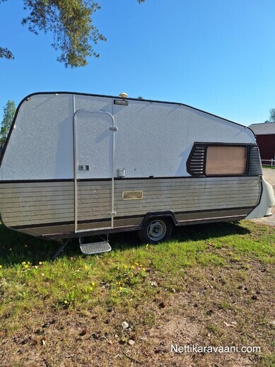 Solifer 450 450/3590 1989 - Matkailuvaunu - Nettikaravaani
