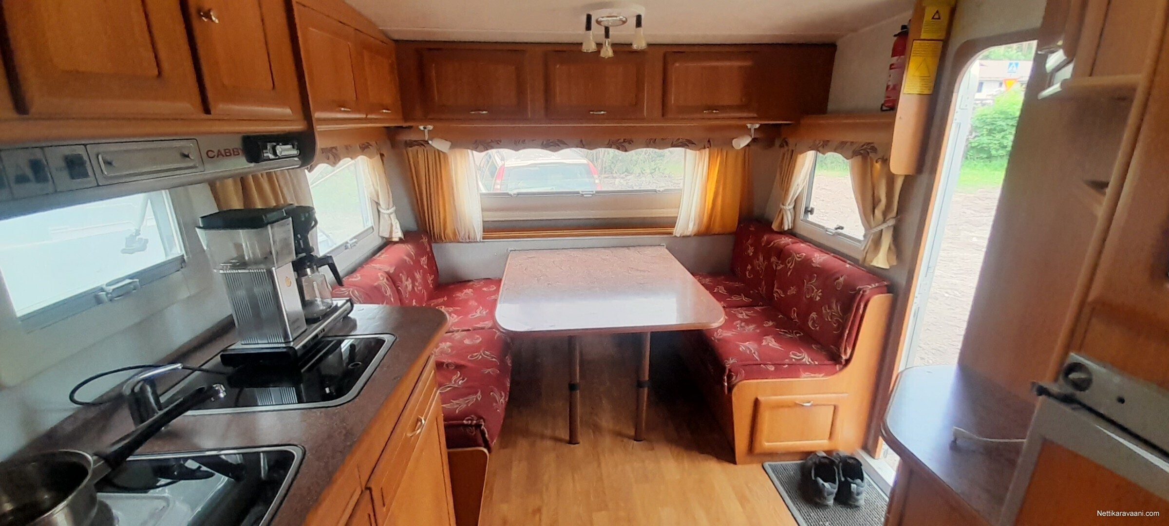 Cabby 52 F3 LEVEÄ malli 2002 - Matkailuvaunu - Nettikaravaani