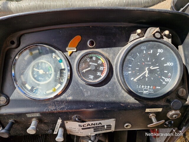 Omavalmiste omavalmiste, Scania Scania 9hengen 1977 - Matkailuauto ...