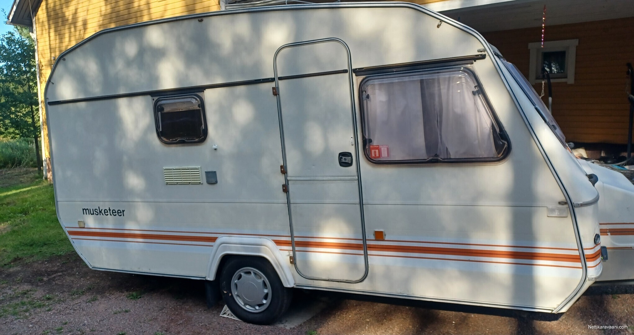 Sprite Musketeer 1986 - Travel box - Nettikaravaani