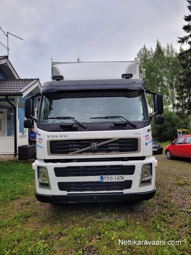 Omavalmiste Volvo fm9, Volvo 2005 - Matkailuauto - Nettikaravaani