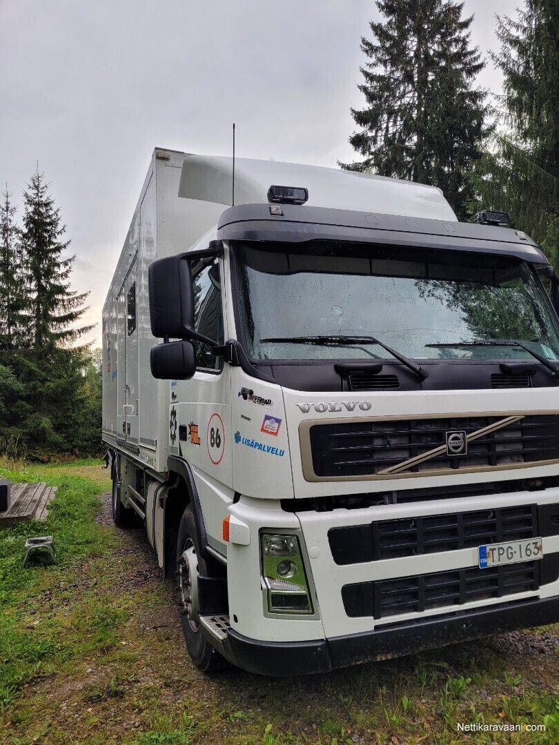 Omavalmiste Volvo fm9, Volvo 2005 - Matkailuauto - Nettikaravaani