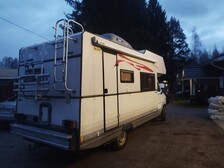 Matkailuautot, asuntoautot ja retkeilyautot - Nettikaravaani