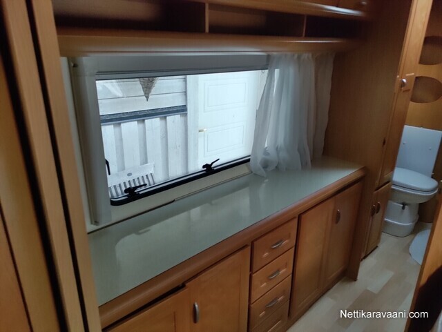 Hobby 650 WFU 2008 - Matkailuvaunu - Nettikaravaani